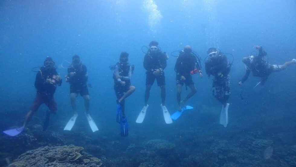 team | Burger Dive Team